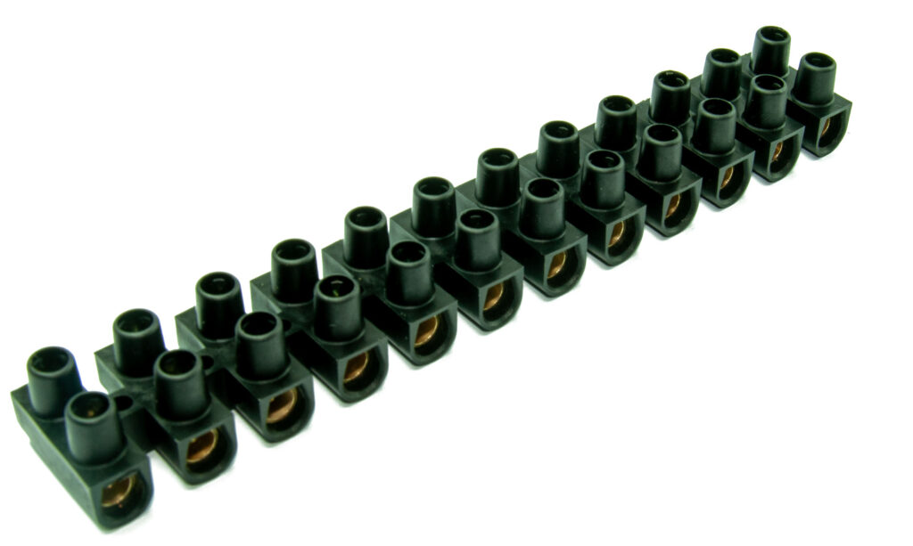 Easy Connect Connector Block 30A Black - Hunt4Dealz
